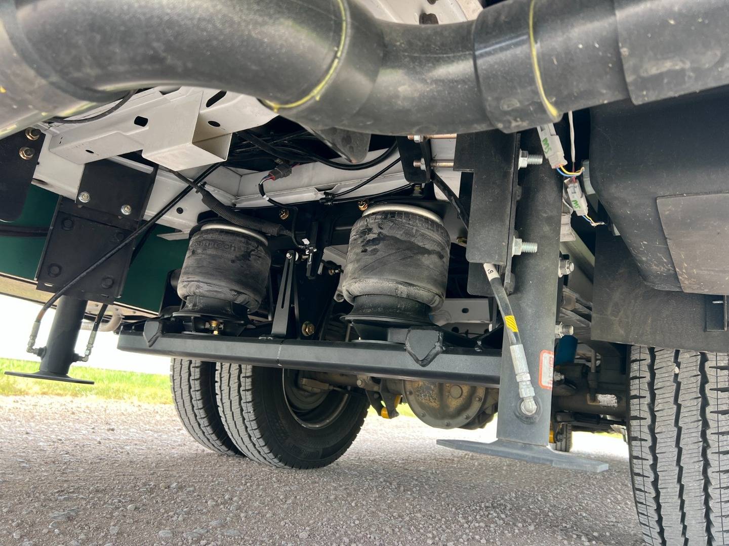 2014+ Mercedes-Benz Sprinter Van 3500 DRW – 2-Stage Rear Air Suspensio ...